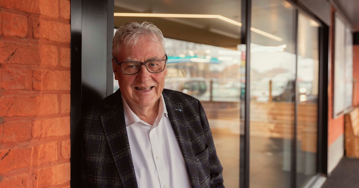 Zanger, verteller en moppentapper Jos Roofthooft (76) neemt na 60 jaar ...