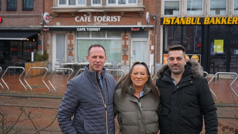 Drie horecavrienden nemen samen café Toerist over in Zwijndrecht: “Waar ...