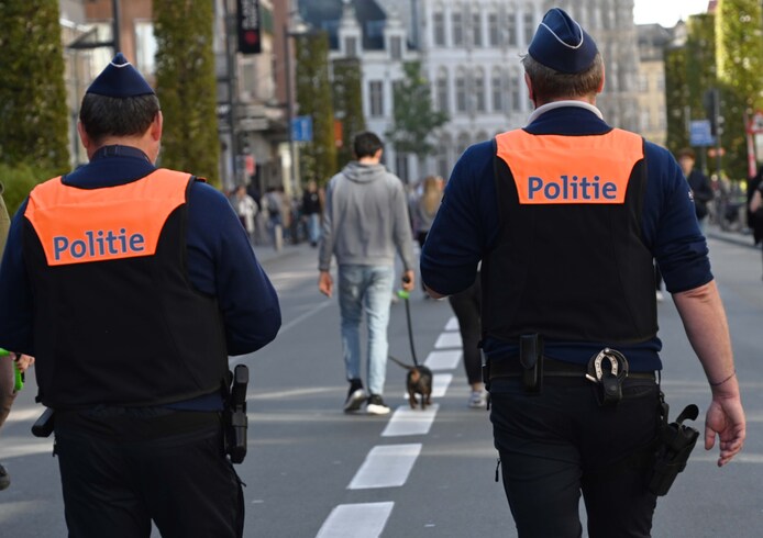 Leuvense politie stelt vijf woninginbraken vast tijdens kerstdag ...
