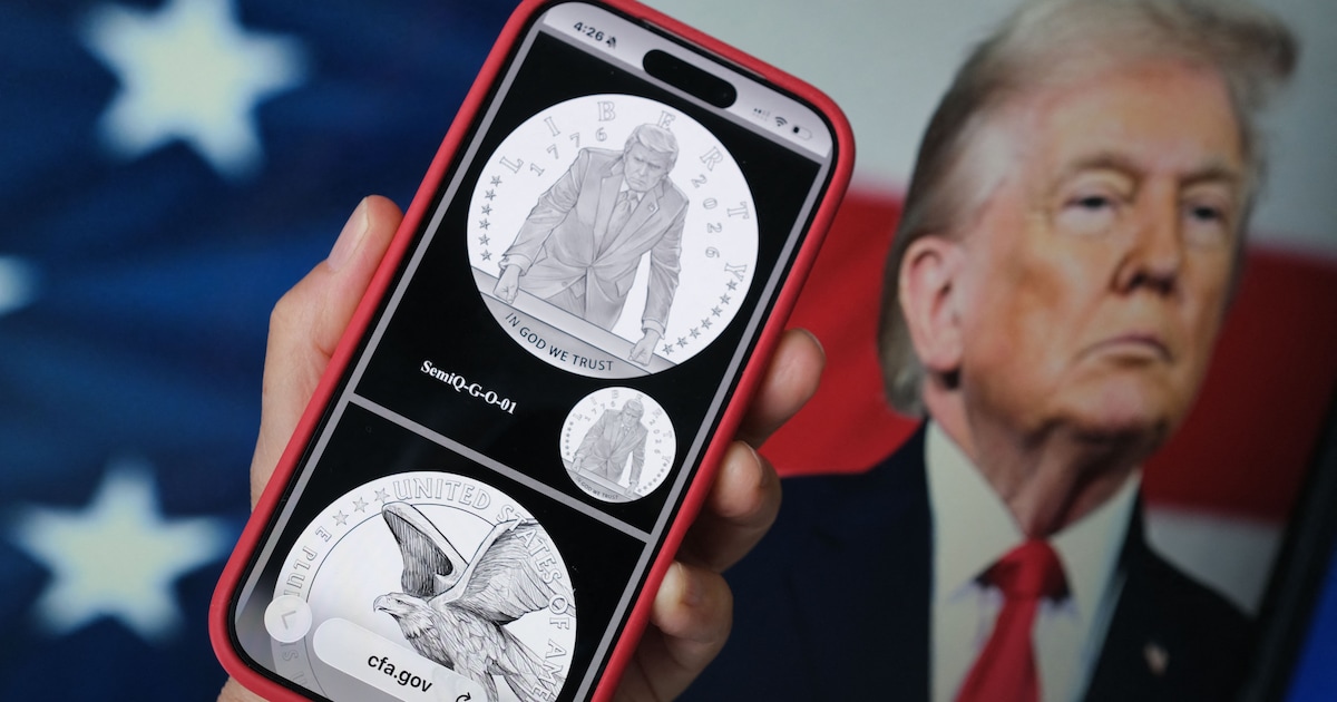 “Maak hem zo groot mogelijk”: Amerikaanse president Donald Trump krijgt ...