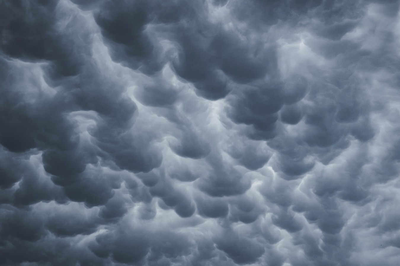 WEER. Bewolking in Maaseik vanochtend | Foto | hln.be