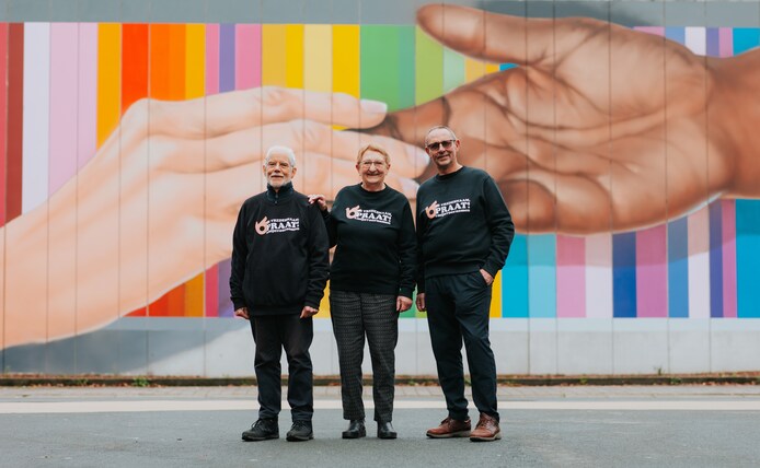 Drie ‘vredesambassadeurs' roepen inwoners op om te praten met elkaar ...