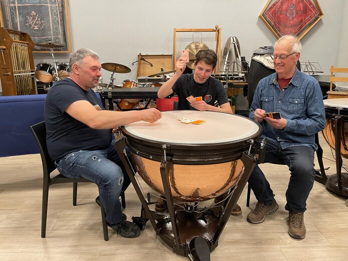 Koninklijke Harmonie Sint-Cecilia breidt uit met derde pauk | Assenede ...