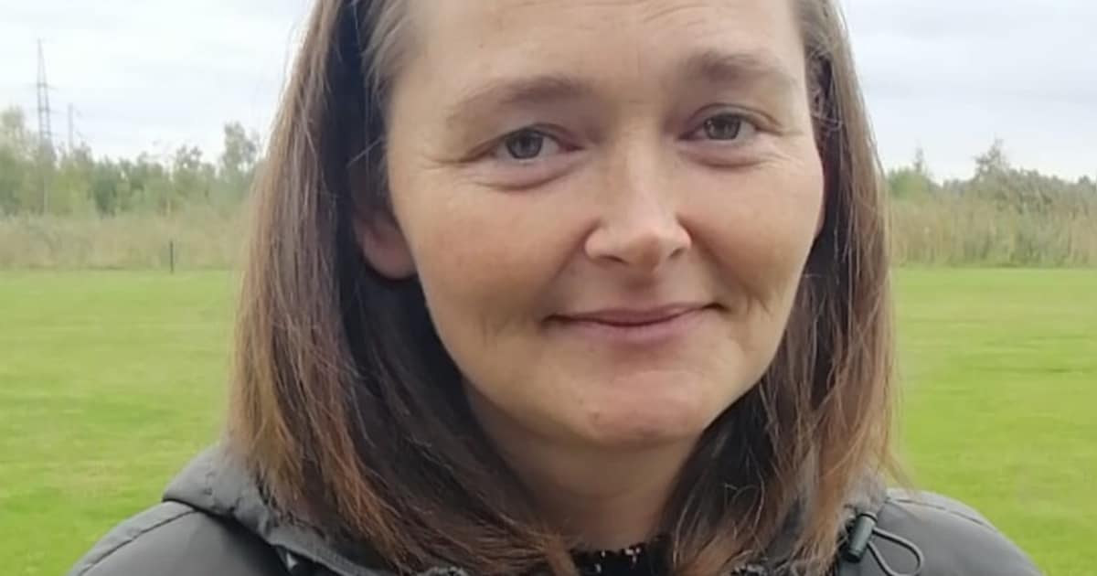 Nele Van Roey legt eed af als nieuw gemeenteraadslid | Mol | HLN.be