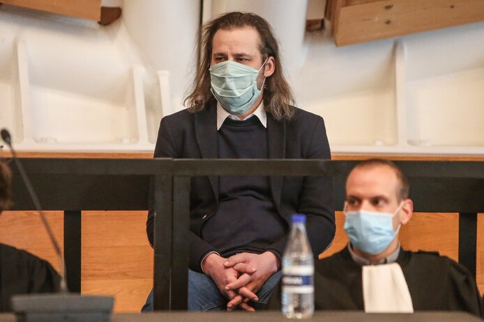 STRAFPLEITERS. Dimitri de Béco (41), advocaat van de moordenaar van ...