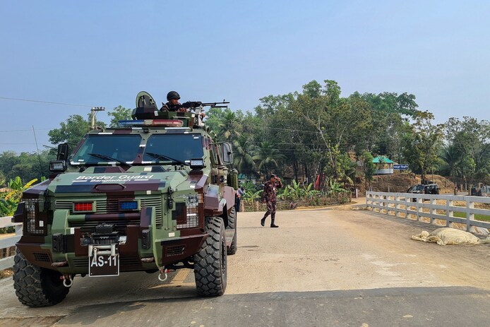 India wil grens met Myanmar volledig afsluiten met hekken | Buitenland ...