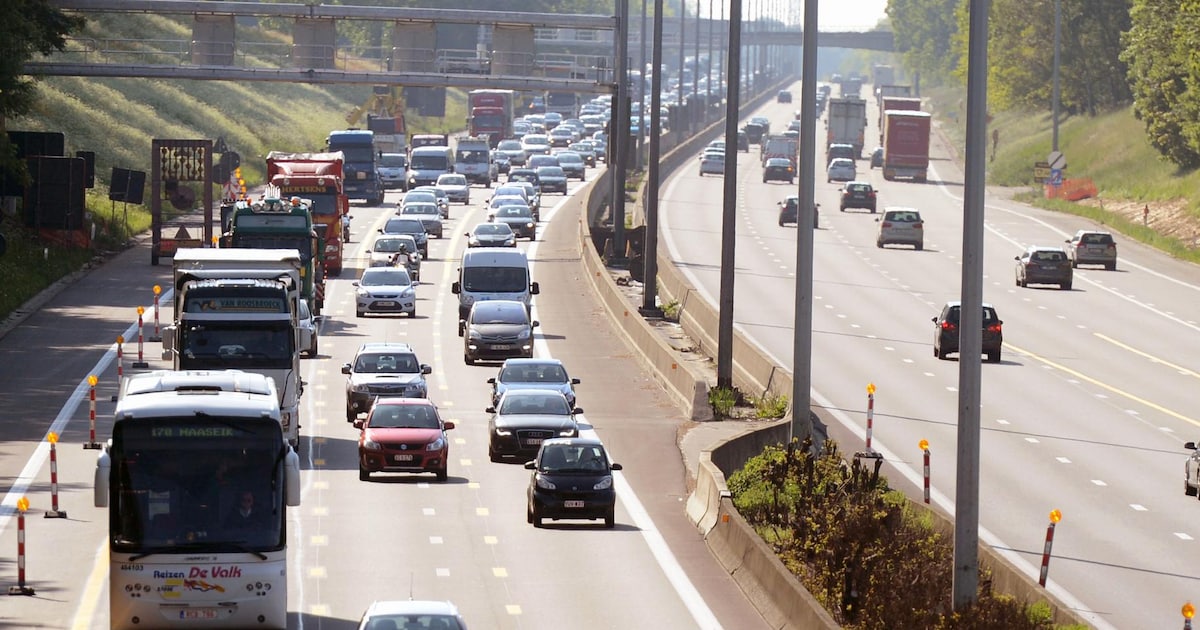 Drie kwartier file op E40 naar Brussel door ongeval ter hoogte van Erpe ...