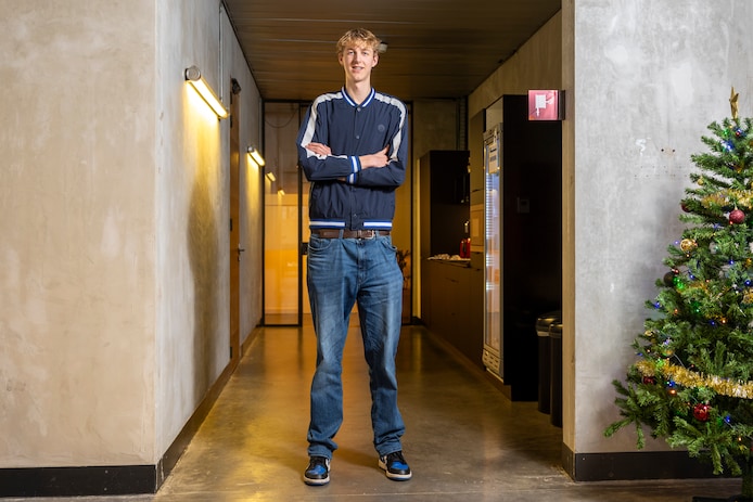 Bob is nog maar 15 en nu al bijna de grootste Belg: “Ik groeide één ...