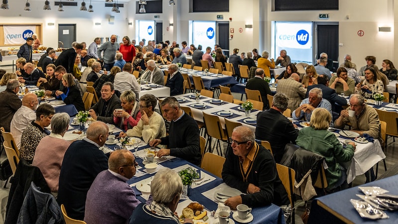 Nieuwe voorzitters nemen het woord op nieuwjaarsontbijt Open VLD Temse ...
