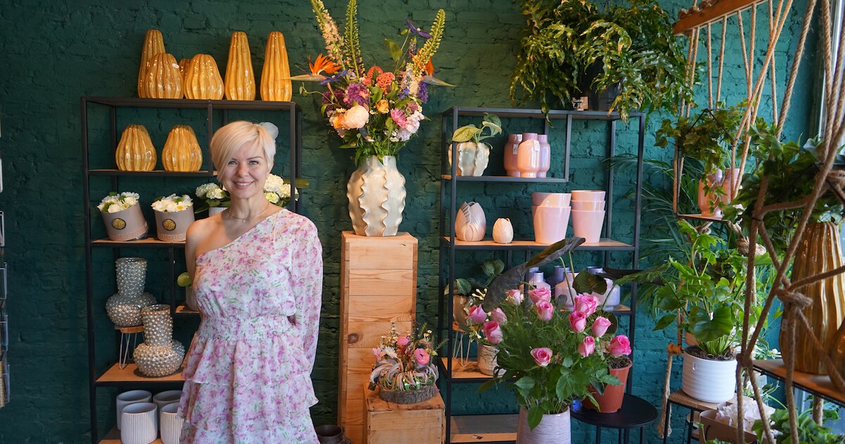NET OPEN. Floriste Ria (53) verhuist naar eigen pand in Kasteelstraat ...