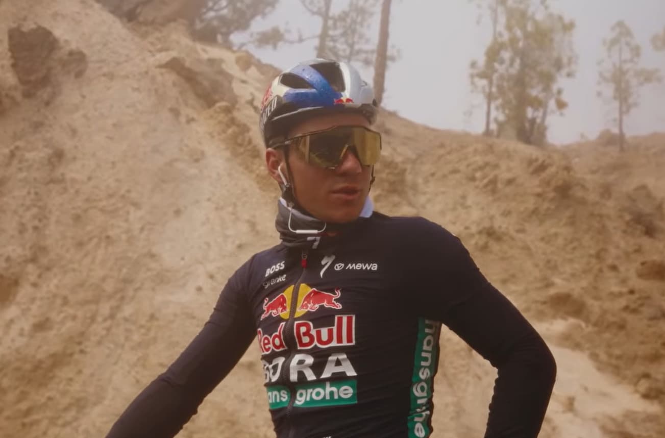 Remco Evenepoel gunt inkijk in hoogtestage op de Teide en geeft ...