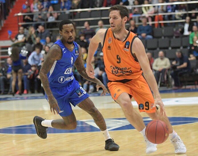 Van Rossom en Valencia beginnen met zege aan ‘Final 16’ van EuroCup ...