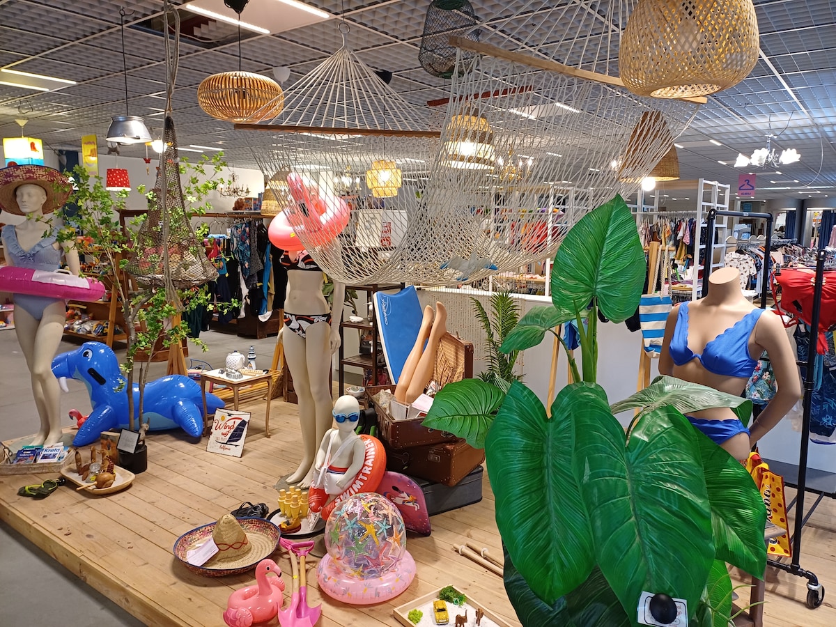 Meer ruimte voor meubels en boeken: kringwinkel De Cirkel in Lokeren ...