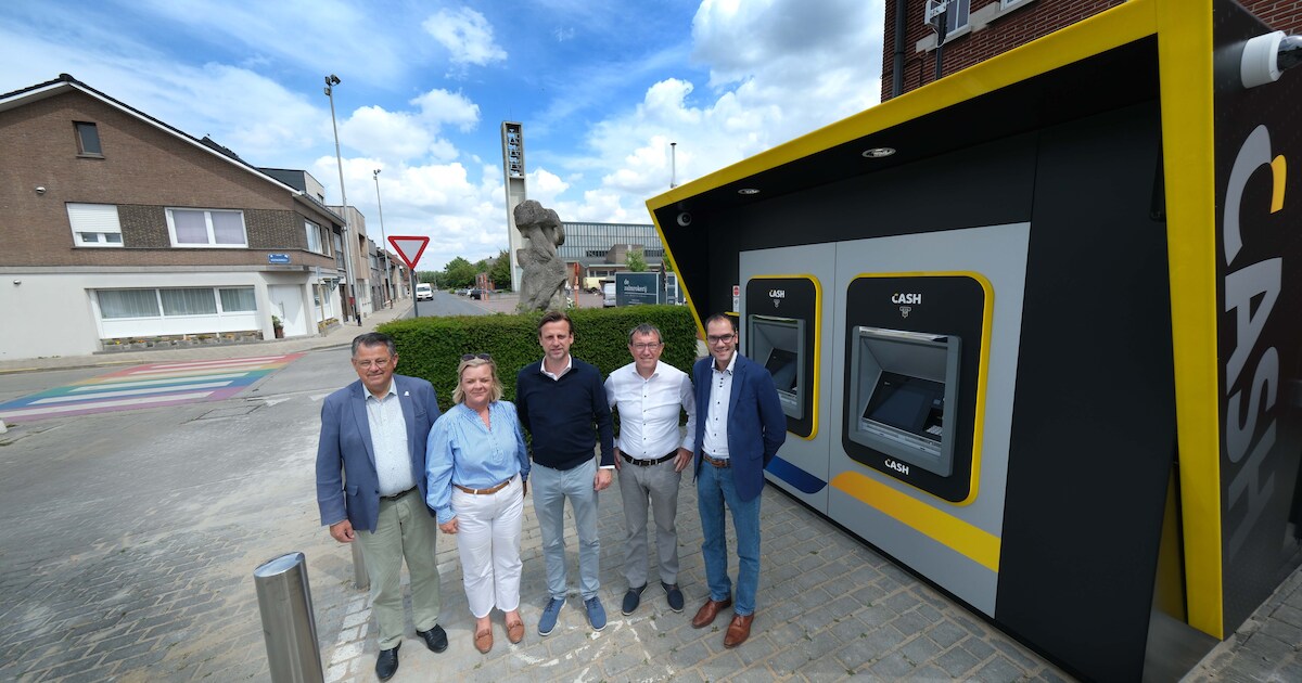 Je kan opnieuw geld afhalen in Beveren-Leie: Batopin opent CASH-punt ...