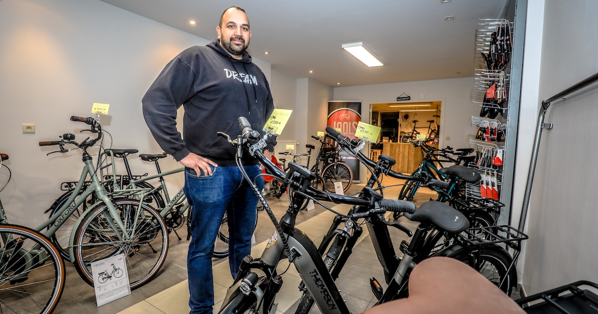 NET OPEN. Gaëtan ruilt hersteldienst aan huis voor fietswinkel in de ...