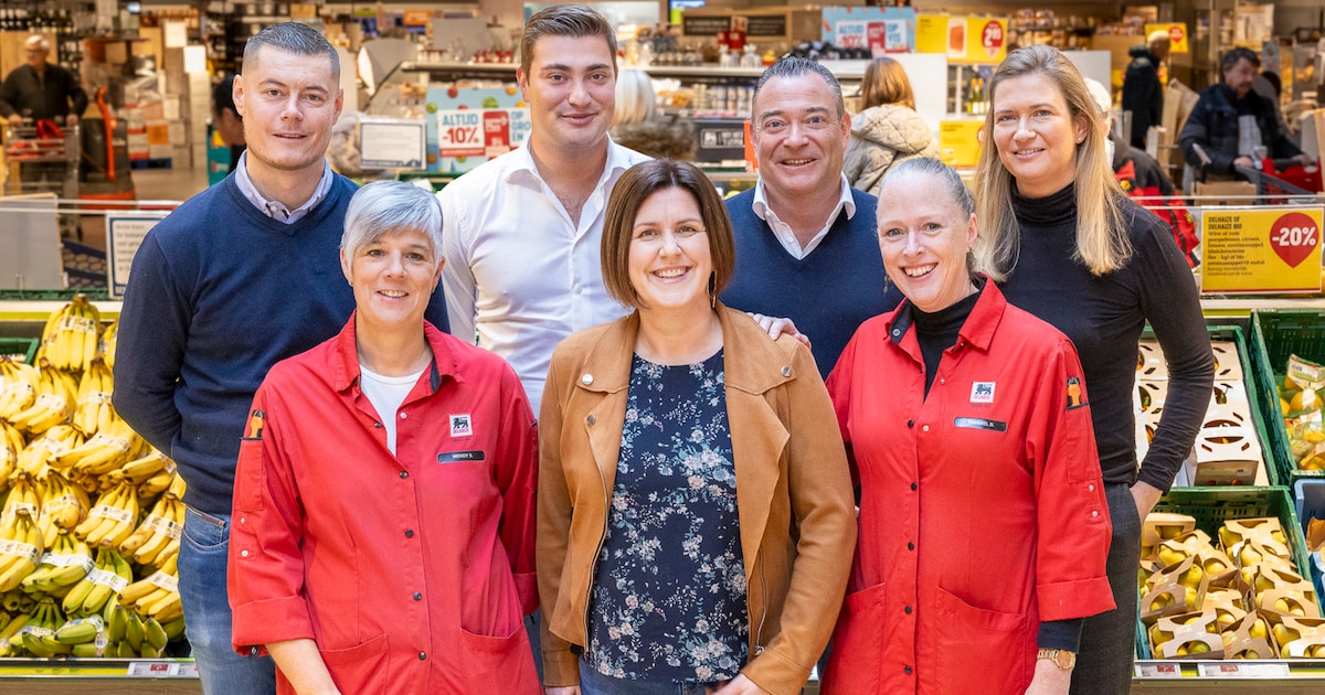 NET OPEN. Hele familie is nieuwe uitbater van Delhaize Brugge Sint ...