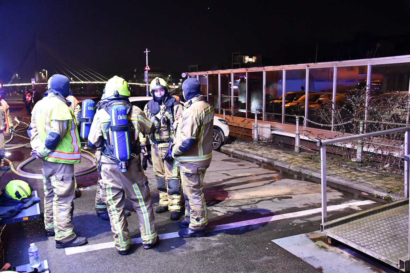 Brand veroorzaakt zware schade in boothotel Ahoi in Kortrijk: “Gelukkig ...