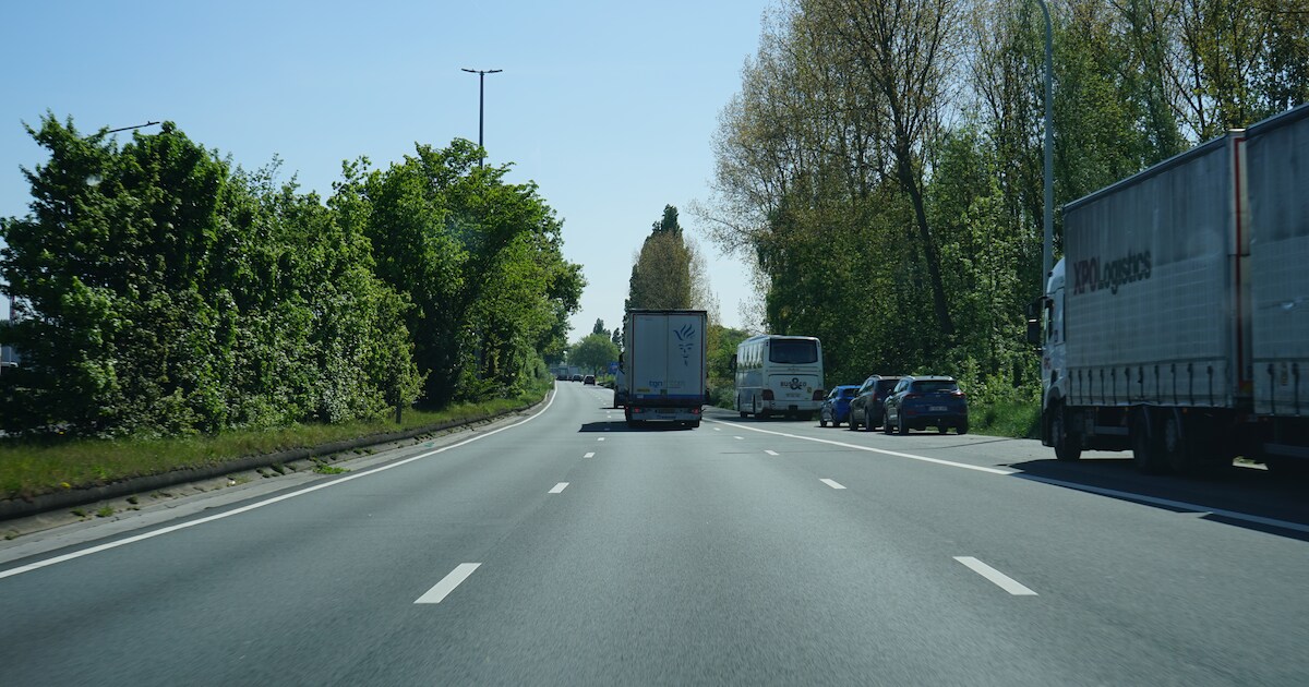 ‘Pechstrook’ langs N16 is eigenlijk parkeerstrook: “Maar zoeken wel ...