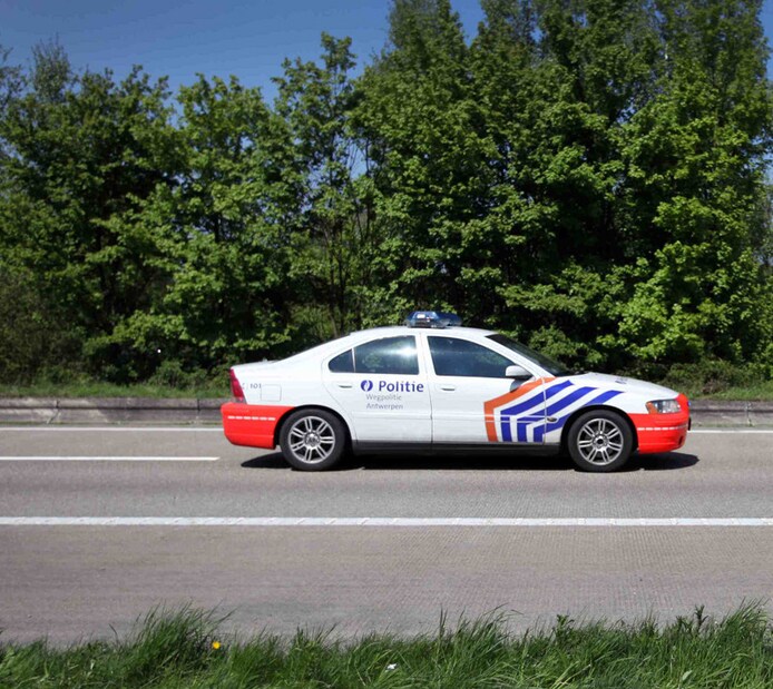 Meer dan 7.000 boetes voor misbruik pechstrook | Binnenland | hln.be