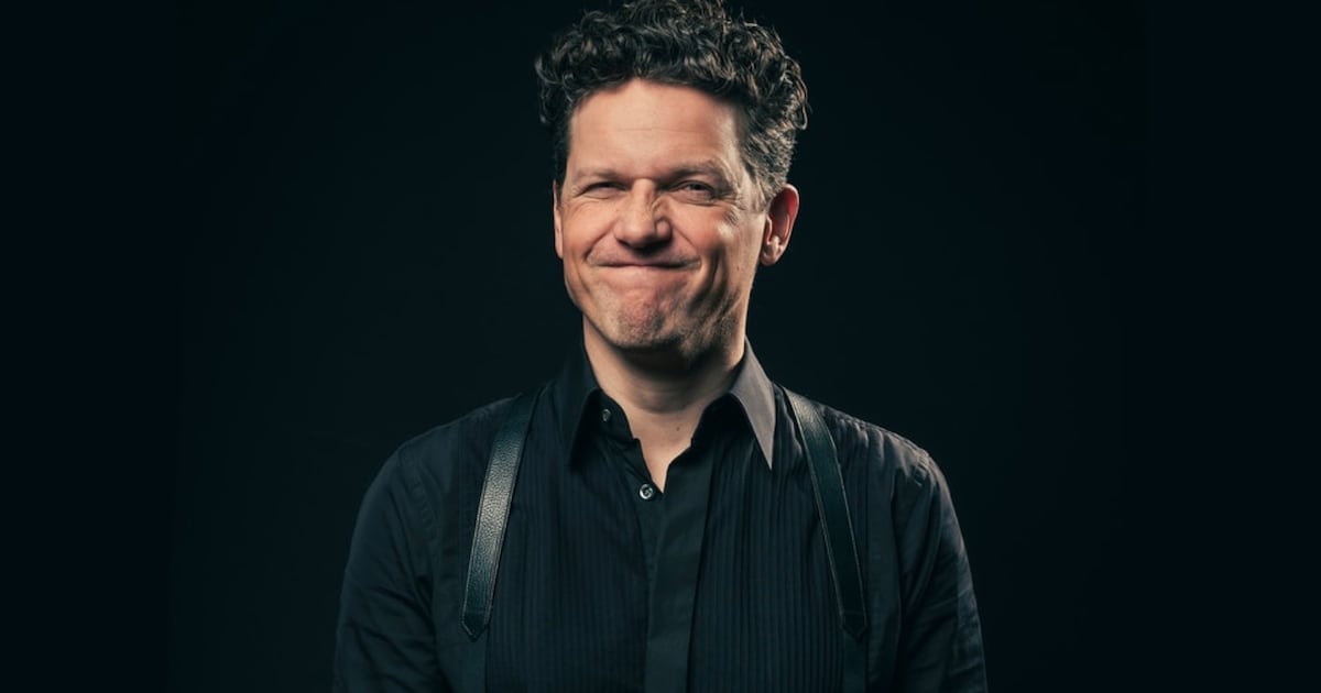 Michael Van Peel komt met zijn nieuwe show ‘Farce Majeure’ ook naar De ...