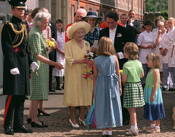 Een prostituee, jaloezie en véél drank: het verhaal van ‘Backstairs ...