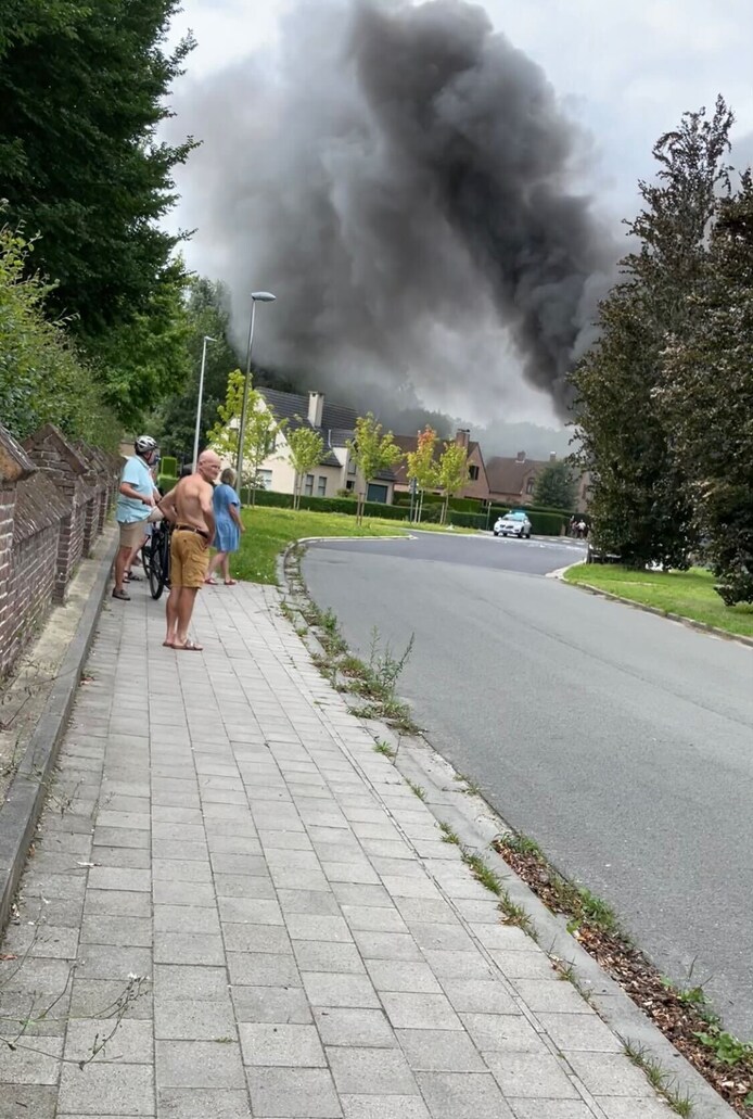 Woning op instorten na gasexplosie: bewoonster (87) in kritieke ...