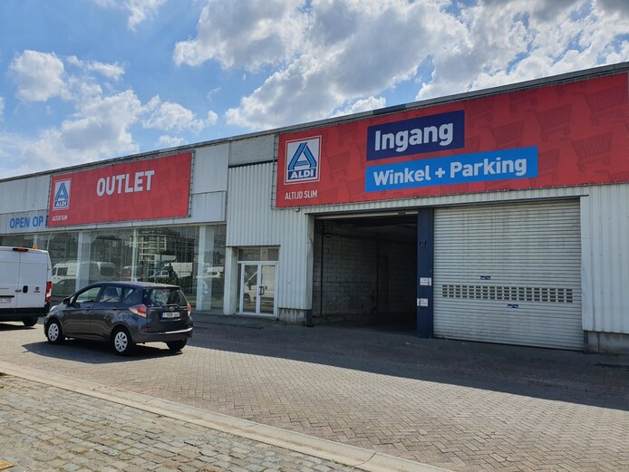 ALDI opent tijdelijke outletstore in Deurne | Deurne | hln.be
