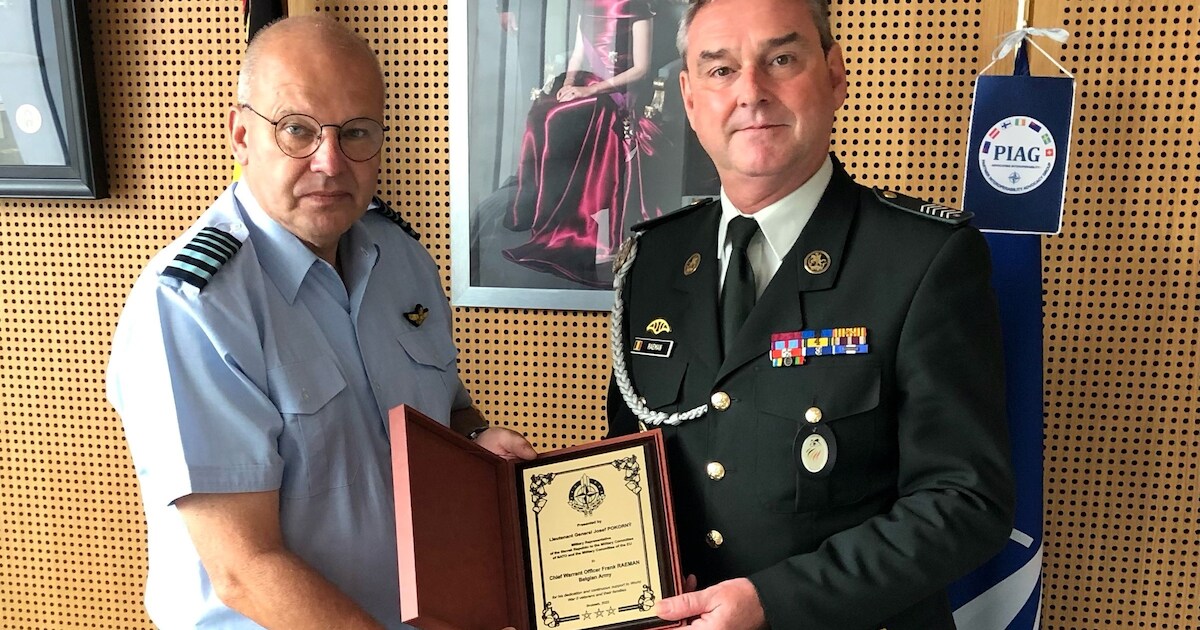 Frank Raeman krijgt ereplaat voor zijn werk voor oorlogsslachtoffers ...