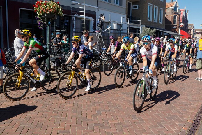 SIMAC Ladies Tour dendert door Leuven: “Parkings Vaartkom en Vismarkt ...