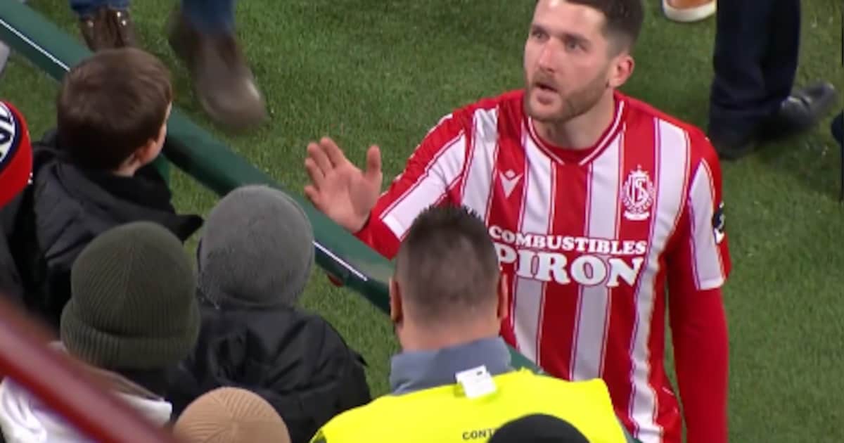 KIJK. “Nu hang je de stoere uit”: Standard-spits Henry in de clinch met ...