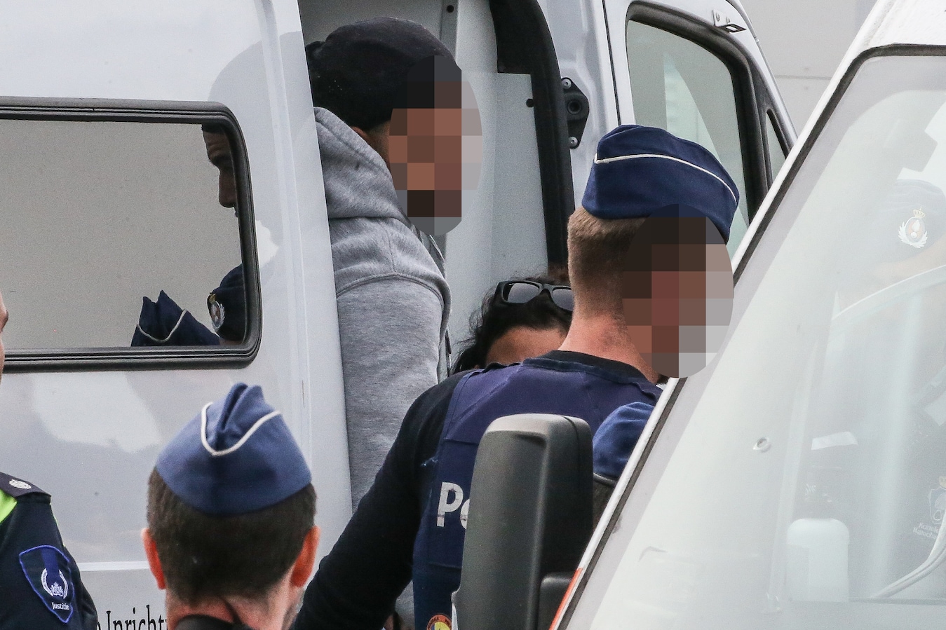 Federaal parket wil nu toch trio voor rechter voor poging gijzeling ...
