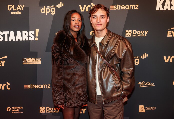 IN BEELD. Veel decolleté voor Zita Wauters en Siska Schoeters poseert ...