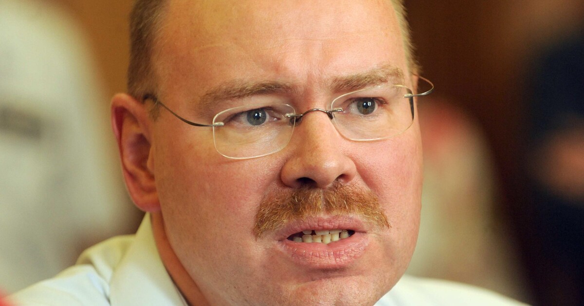 Zes maanden met uitstel voor "nalatige" politiechef | Binnenland | hln.be