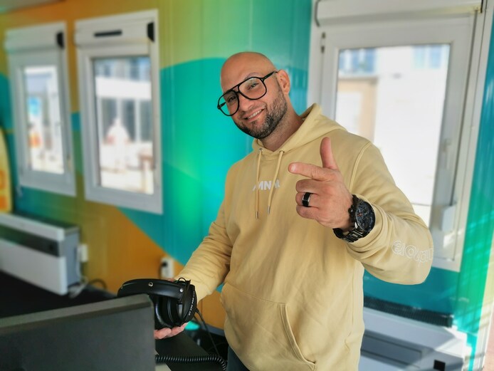 MNM is gestart met zijn uitzendingen vanop de zeedijk in Blankenberge ...