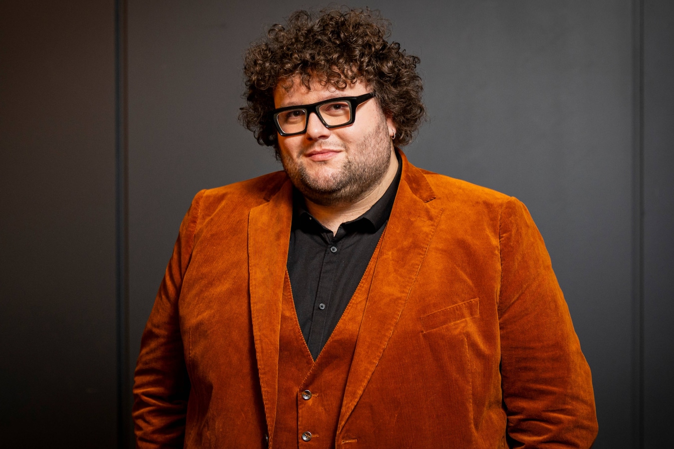 Manu Van Acker over roddels, zijn eerste kus en trakteren op café: “Het ...