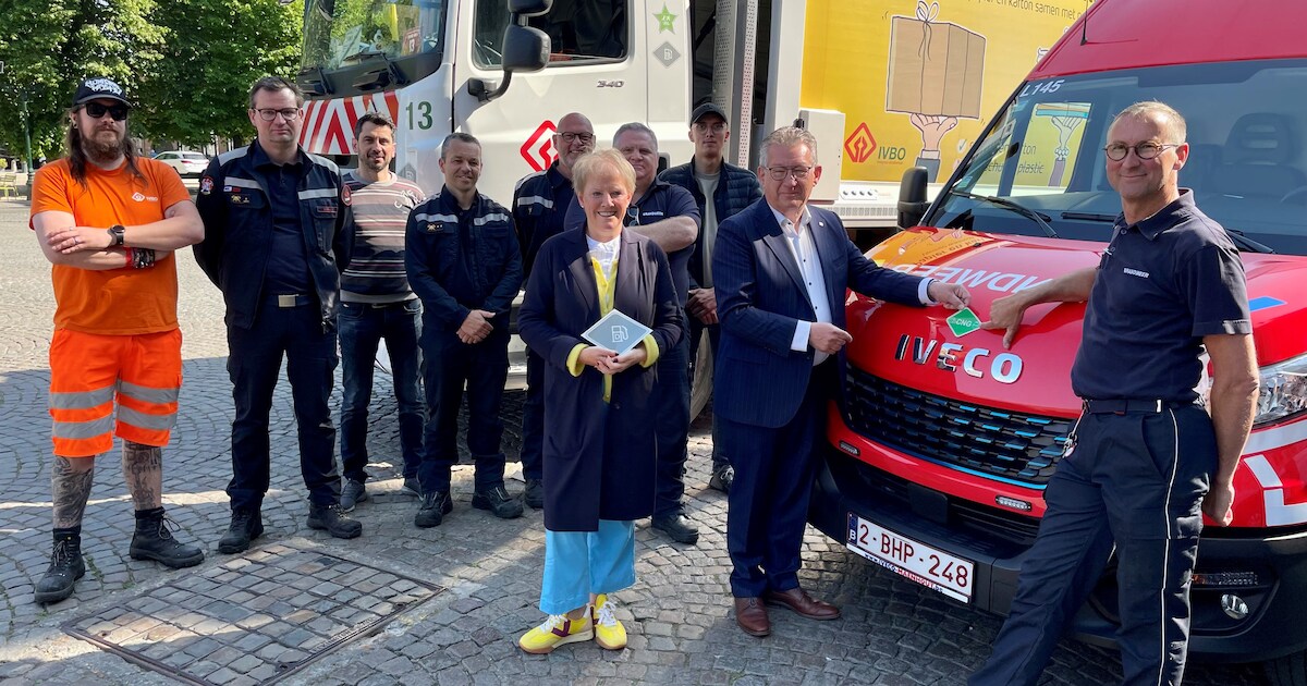 Brandweerzone 1, stad Brugge en IVBO kleven vanaf nu stickers op hun ...