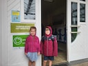 Druilerige regendag drukt enthousiasme niet tijdens eerste schooldag in ...