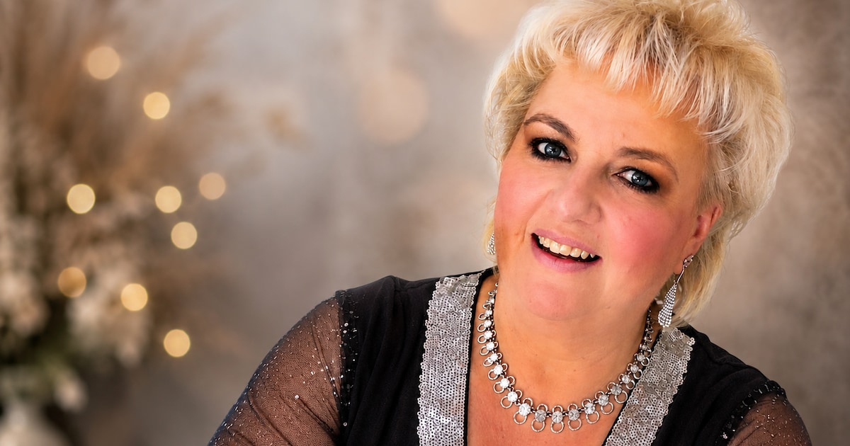 Artieste Debby D. bouwt verder aan muziekcarrière met nieuwe single ...