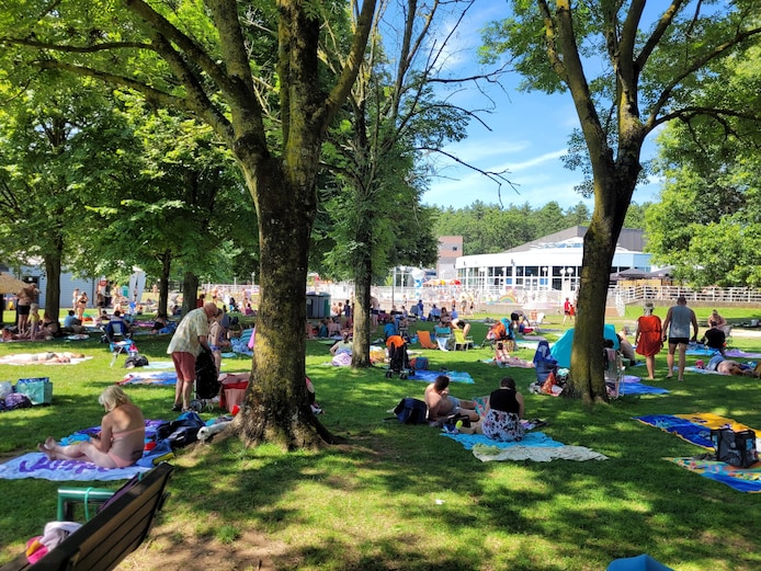 Zomerse temperaturen brengen heel wat bezoekers naar recreatiedomein ...