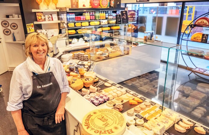 Na 42 jaar stopt Brigitte (63) met De Kaashoek: “Het zeulen met ...