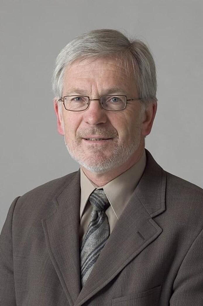 Voormalig hoofdarchivaris André Vandewalle overleden | Brugge | hln.be