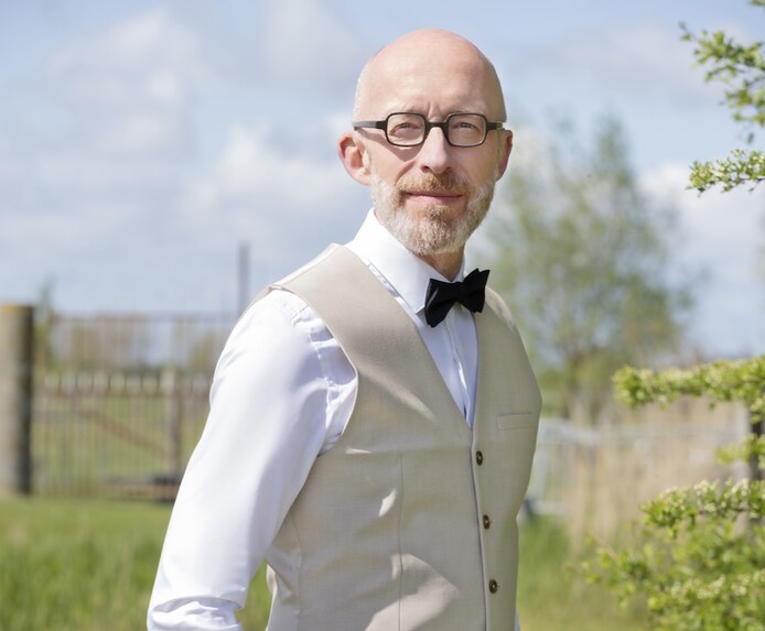 Boekhouder Ivan (53) is oudste finalist ooit van Mister Gay Belgium: “Maar mijn lichaam mag nog ...