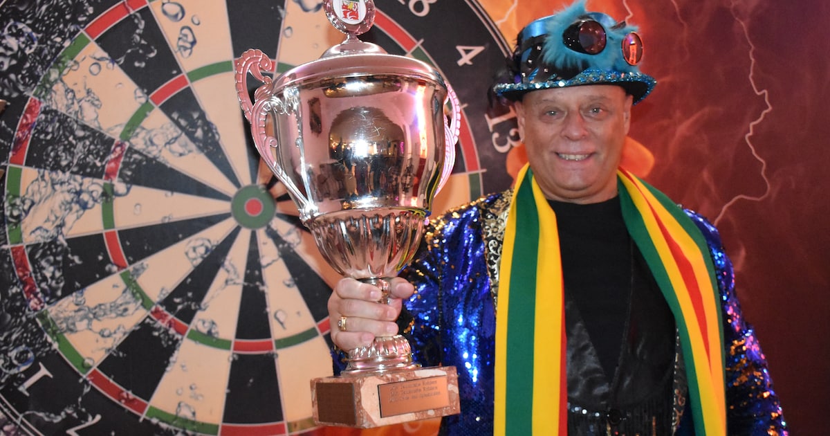 Theo Claessens wint wisseltrofee Carnavalissima | Regio | HLN.be