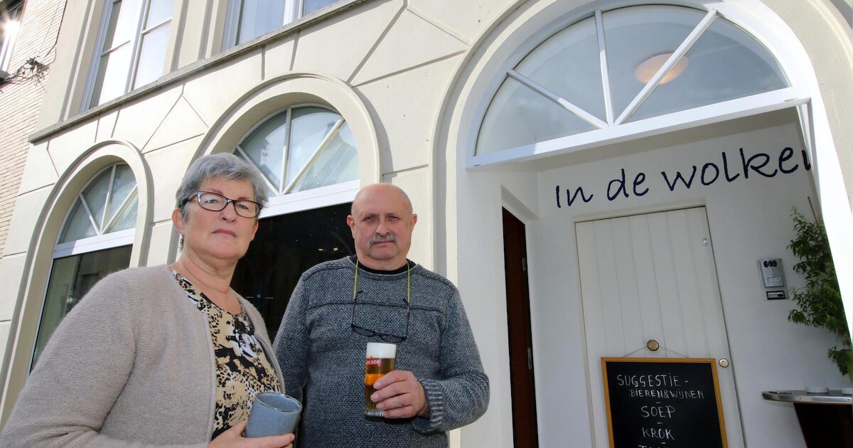 Stefaan (74) en Yvette (69) zeggen bruine kroeg In De Wolken vaarwel ...