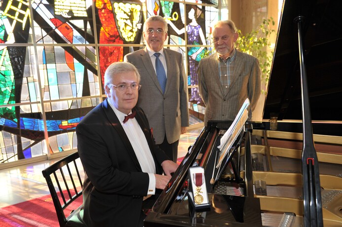 Musicus en operazanger Léon Bernard Giot start voor de 50ste maal nieuw ...