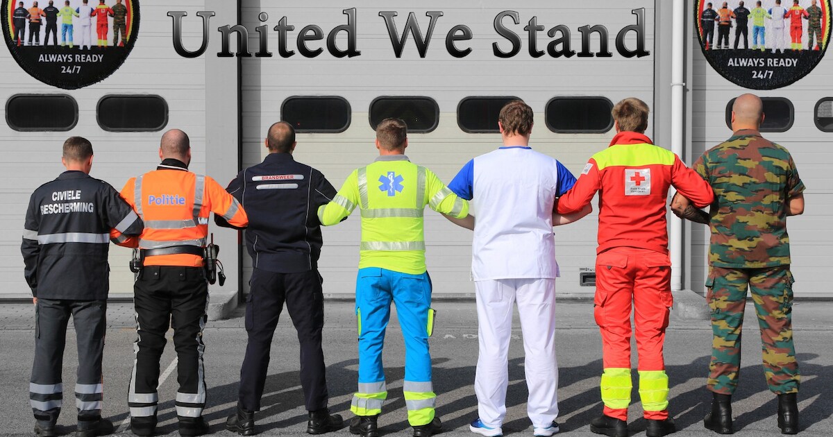 Badgeverkoop levert 2.000 euro op voor goede doel | Middelkerke | hln.be