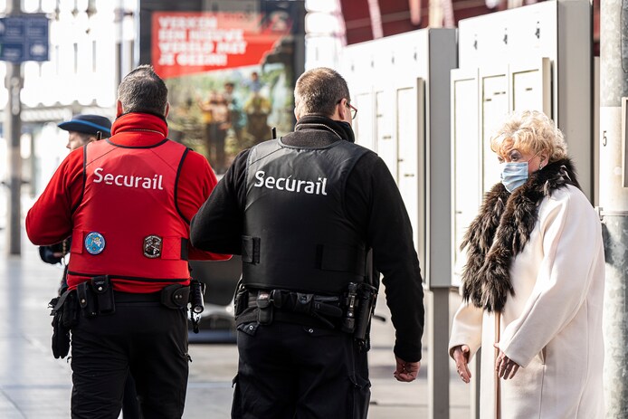 Securail-agenten naar ziekenhuis na schermutseling op perron met man ...
